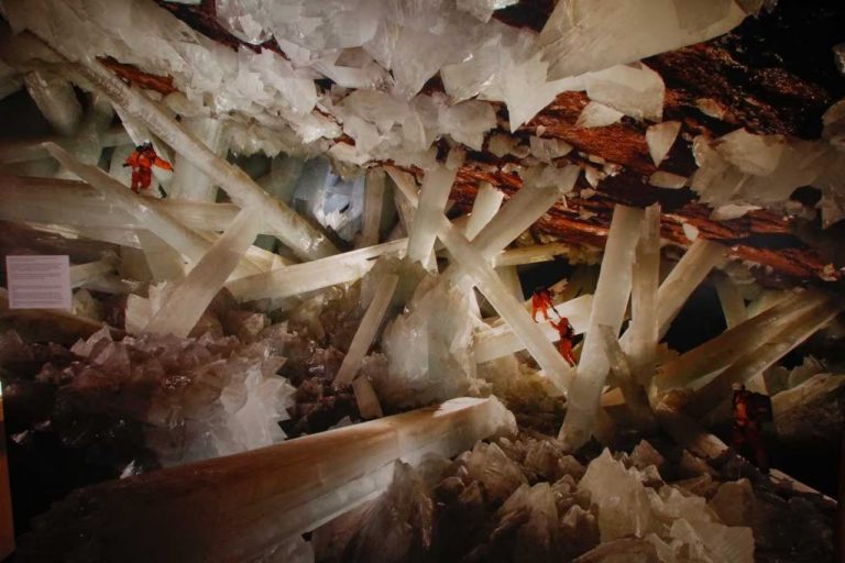 Cave of Crystals "Giant Crystal Cave" | Geology Page