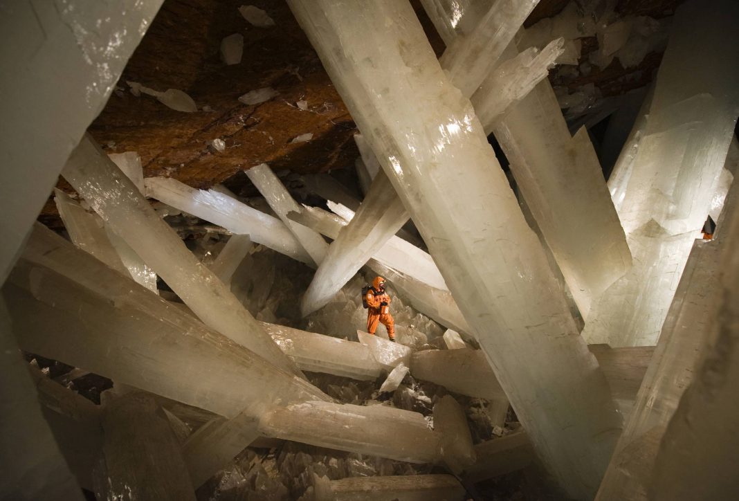 Cave of Crystals "Giant Crystal Cave" | Geology Page