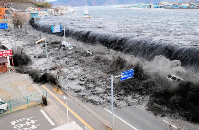 Top 10 Worst Tsunamis | Geology Page