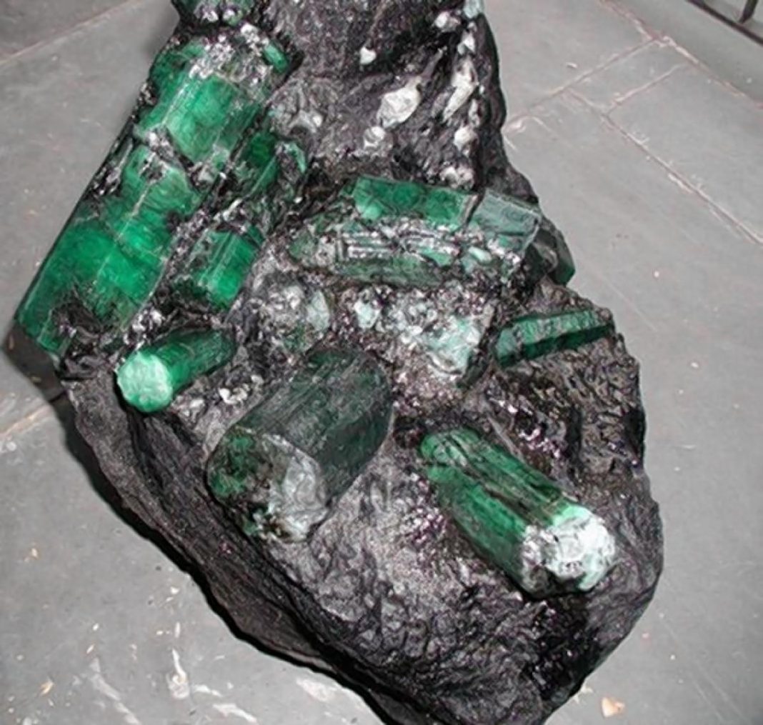 "Bahia Emerald" World’s Largest Emerald | Geology Page