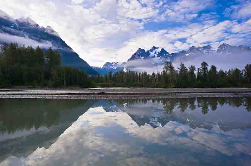 Discovery in northern lakes may be key to understanding early life on ...