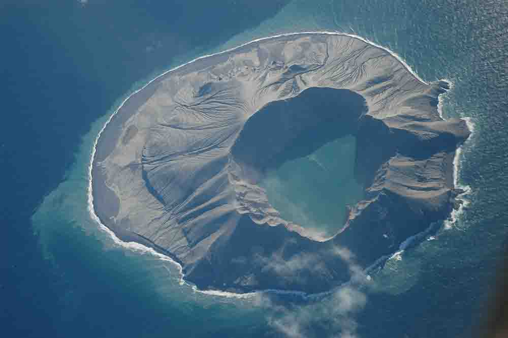 Crystals help volcanoes cope with pressure | Geology Page