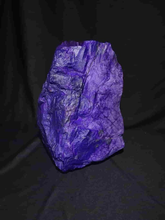 Unveiling Earth's Hidden Treasures: 20 Stunning Rare Gemstones ...